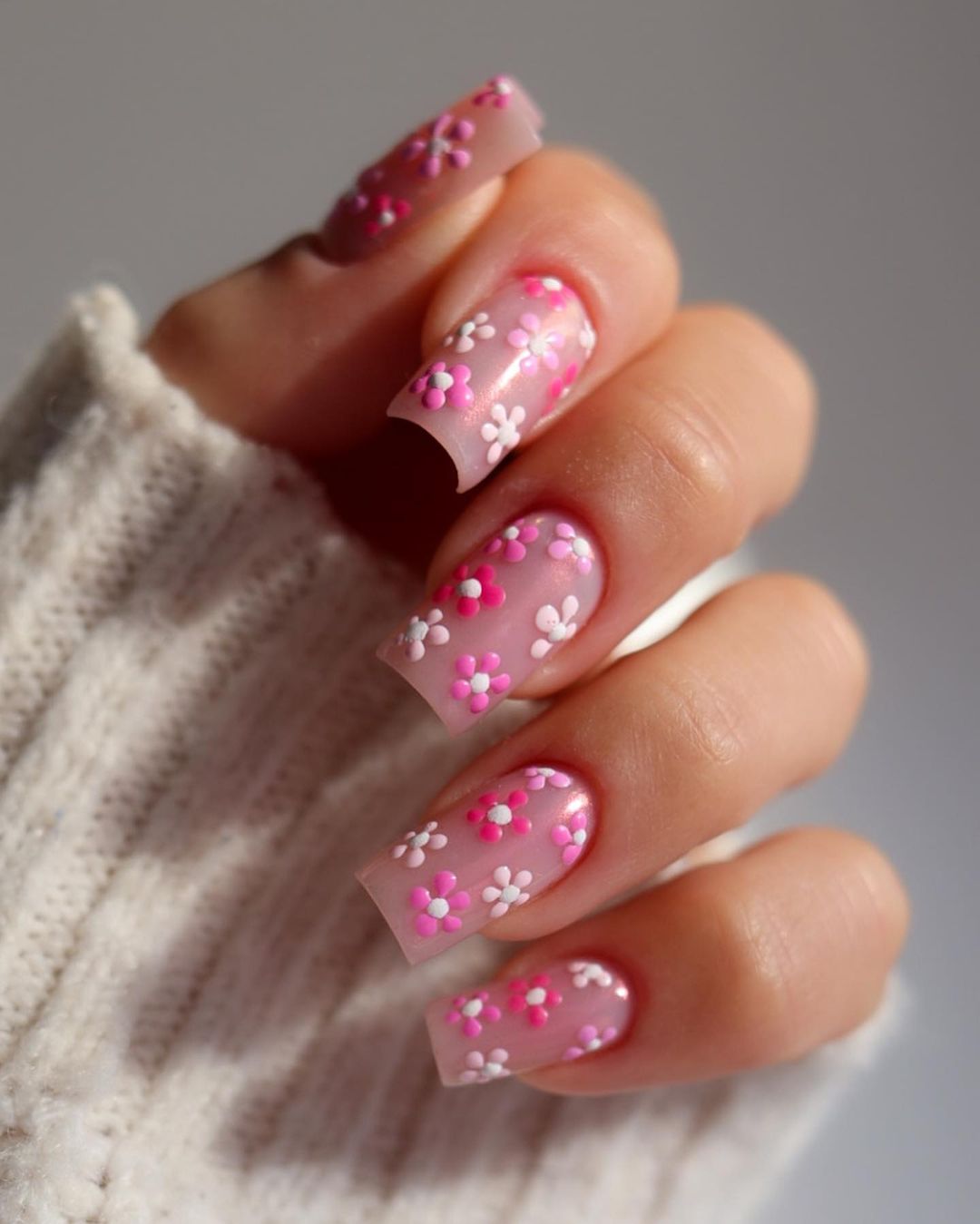 35 April Nails Colors 2024: A Guide to Vibrant and Trendy Styles