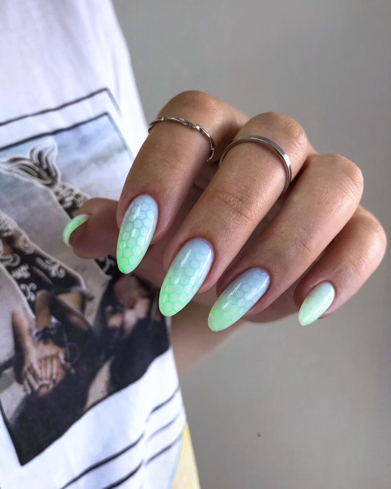 43 Captivating Almond Nail Designs to Brighten Your Season: Summer Radiance