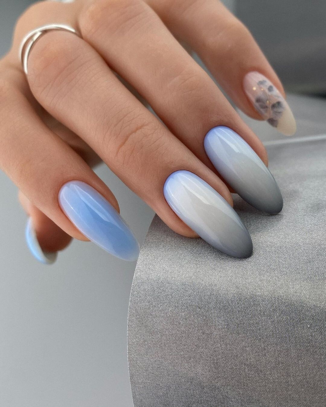 43 Captivating Almond Nail Designs to Brighten Your Season: Summer Radiance
