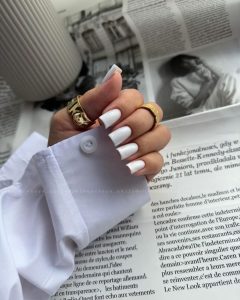 44 Captivating White Nail Designs to Elevate Your Manicure Game