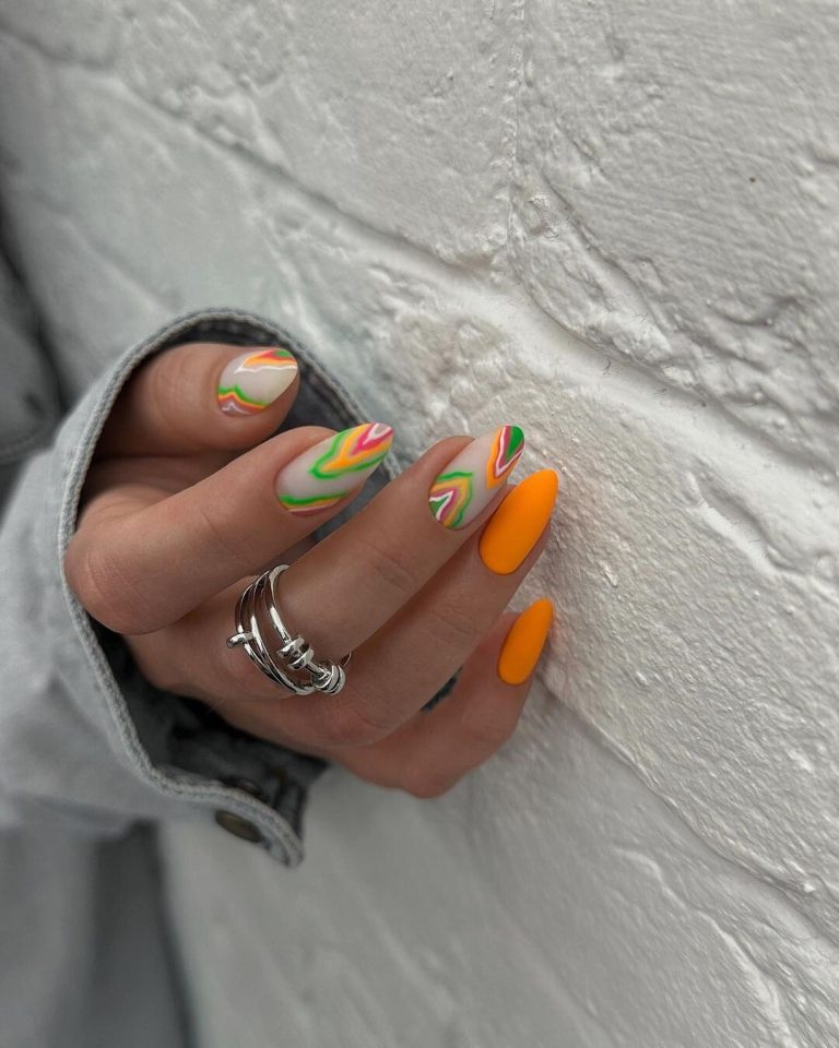 43 Captivating Almond Nail Designs to Brighten Your Season: Summer Radiance