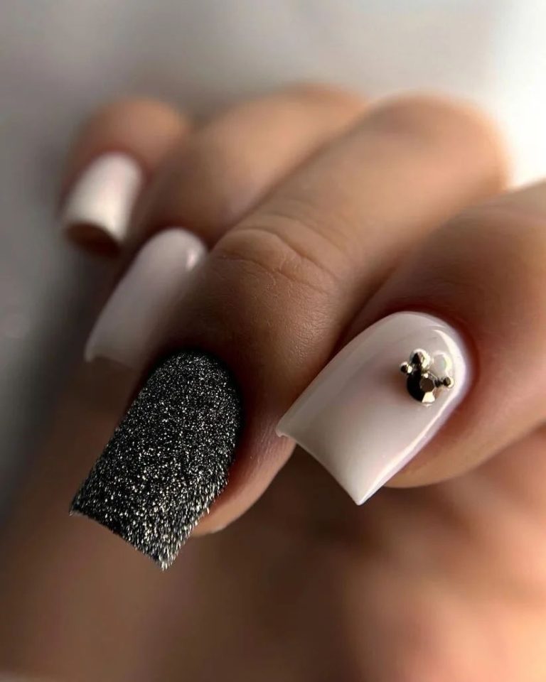 44 Captivating White Nail Designs to Elevate Your Manicure Game