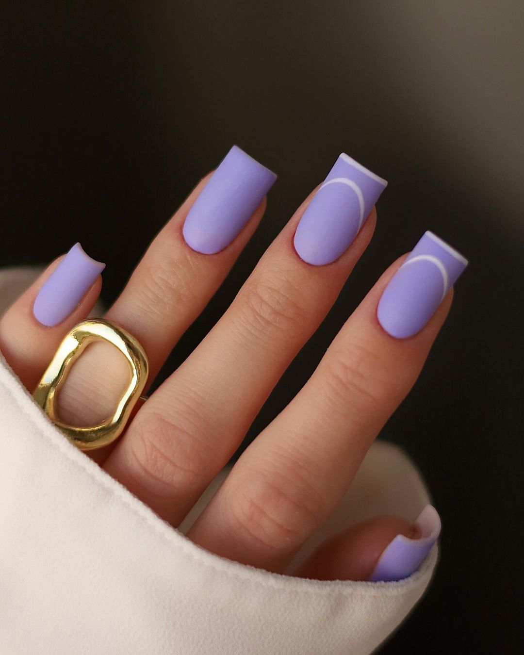 35 April Nails Colors 2024: A Guide to Vibrant and Trendy Styles