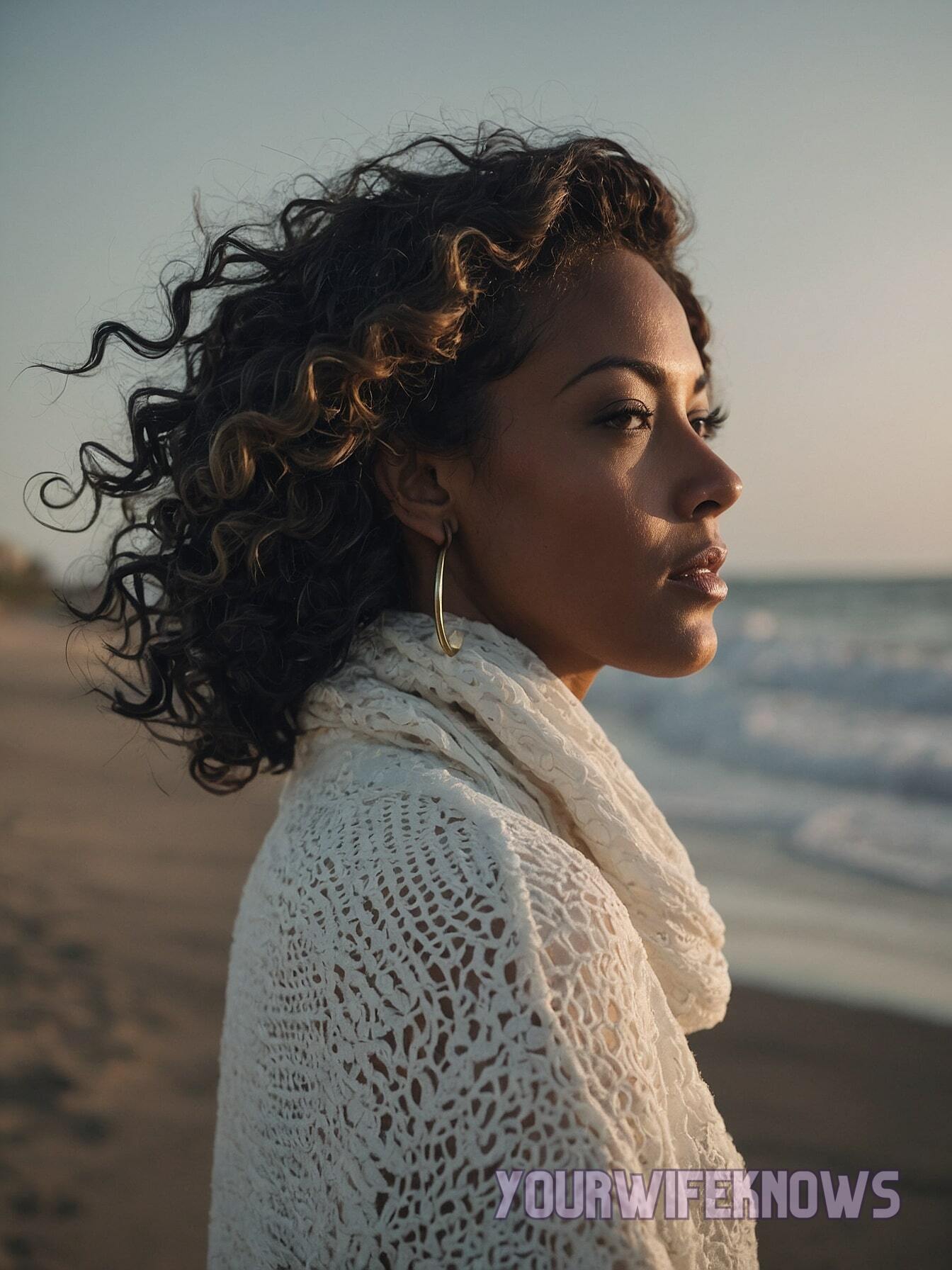 25 Trendy Beach Hairstyles for Curly Hair: From Sunrise to Sunset