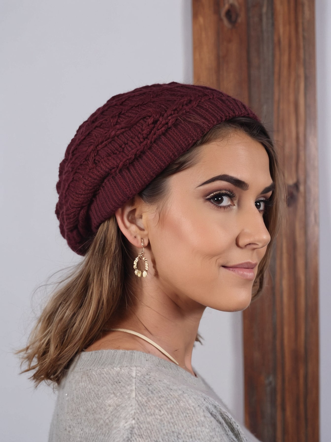 26 Stunning Beanie Hairstyle Ideas for 2025: From Cozy Waves to Chic Knits