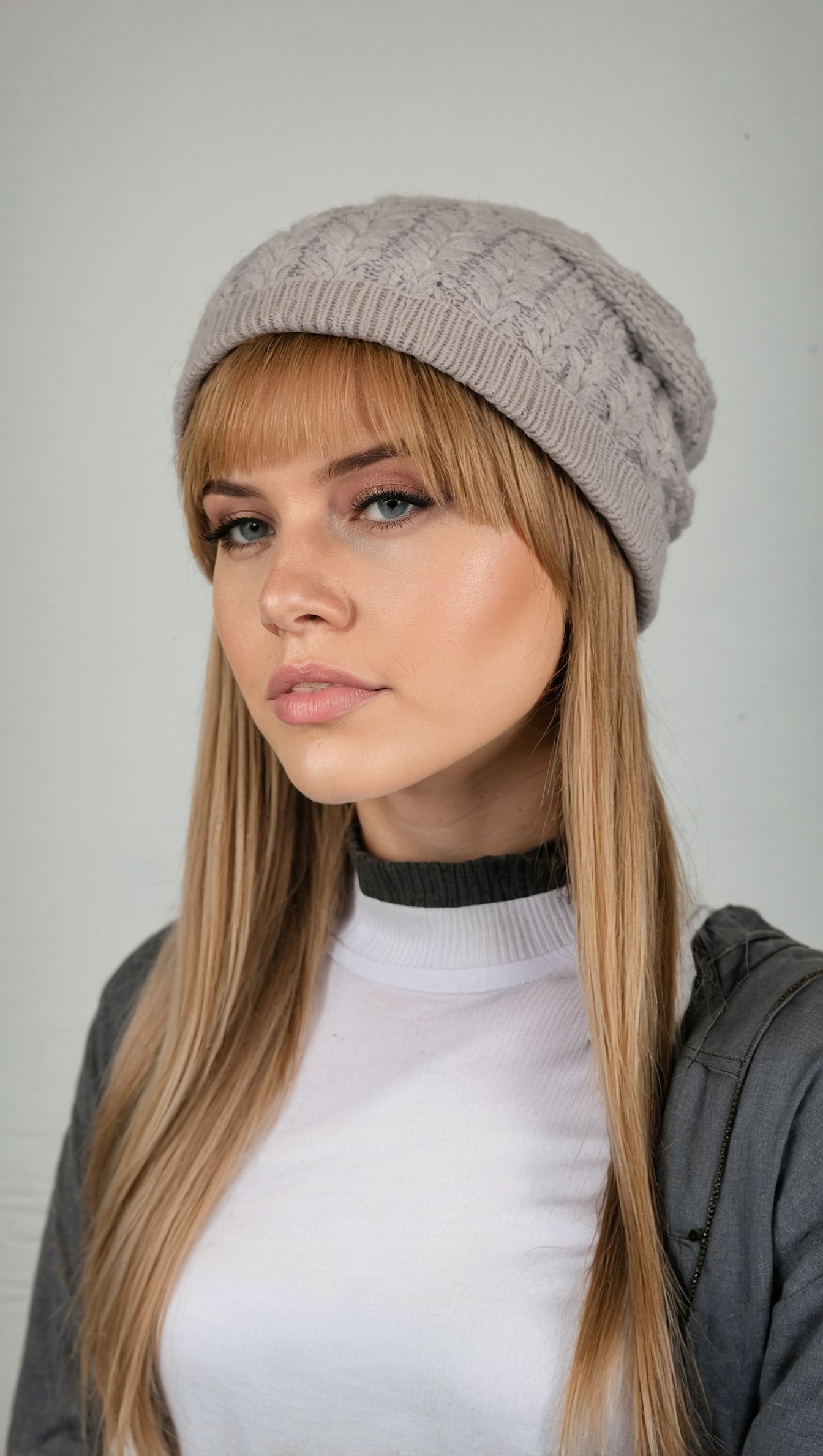26 Stunning Beanie Hairstyle Ideas for 2025: From Cozy Waves to Chic Knits